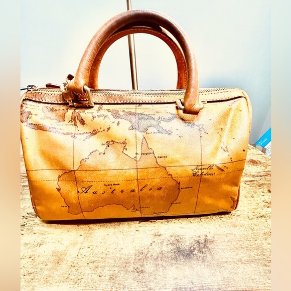 Alviero Martini | Bags | Alviero Martini Geo Map Prima Classe Bag ...